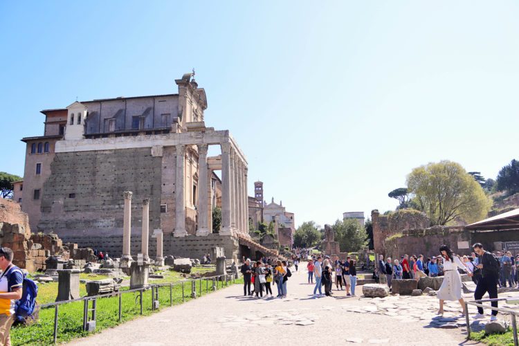 First Time Guide: The Best Walking Tour of Rome | Simply Wander