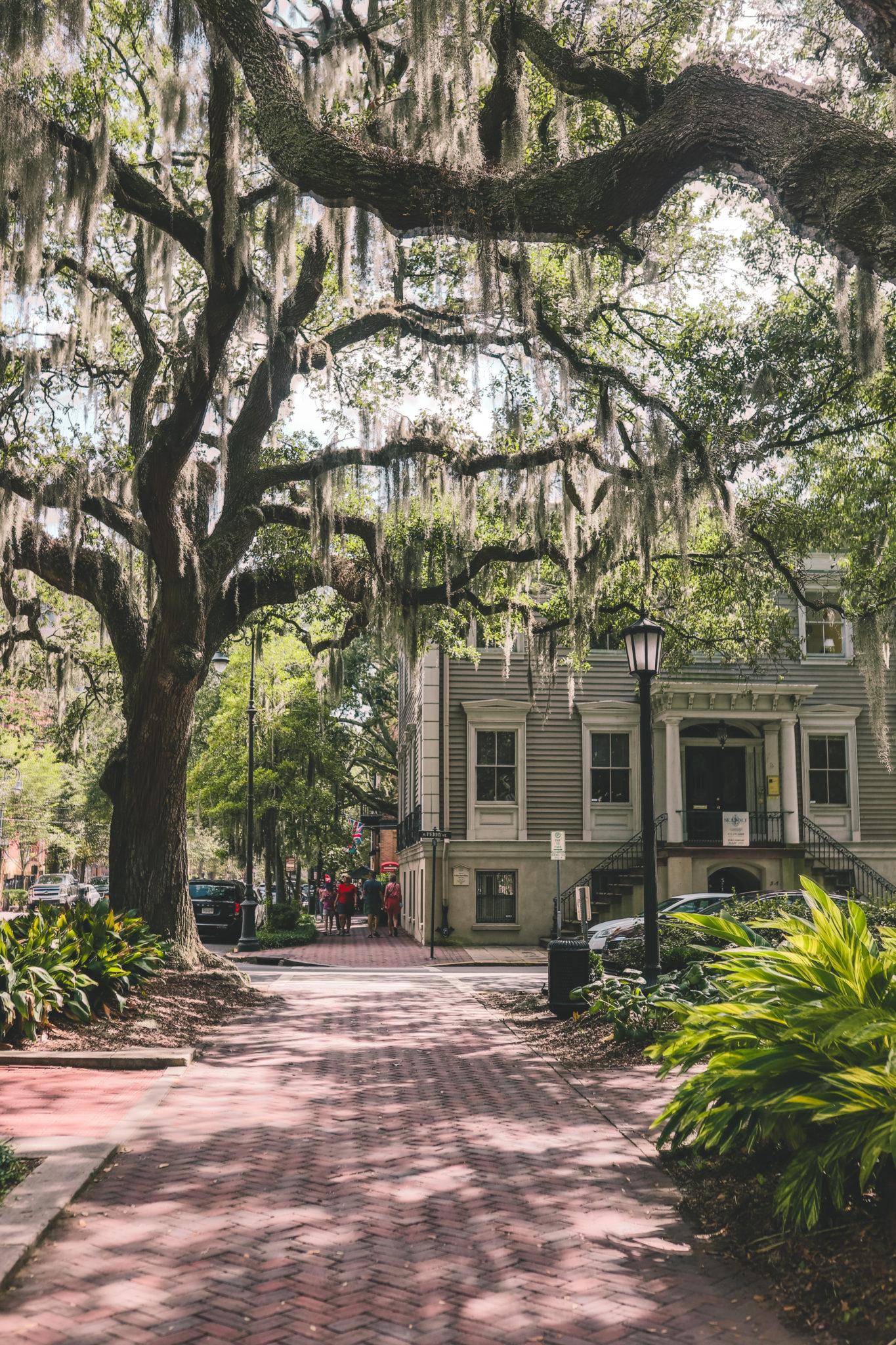 12 Things to do in Savannah on a Girls Weekend - Simply Wander