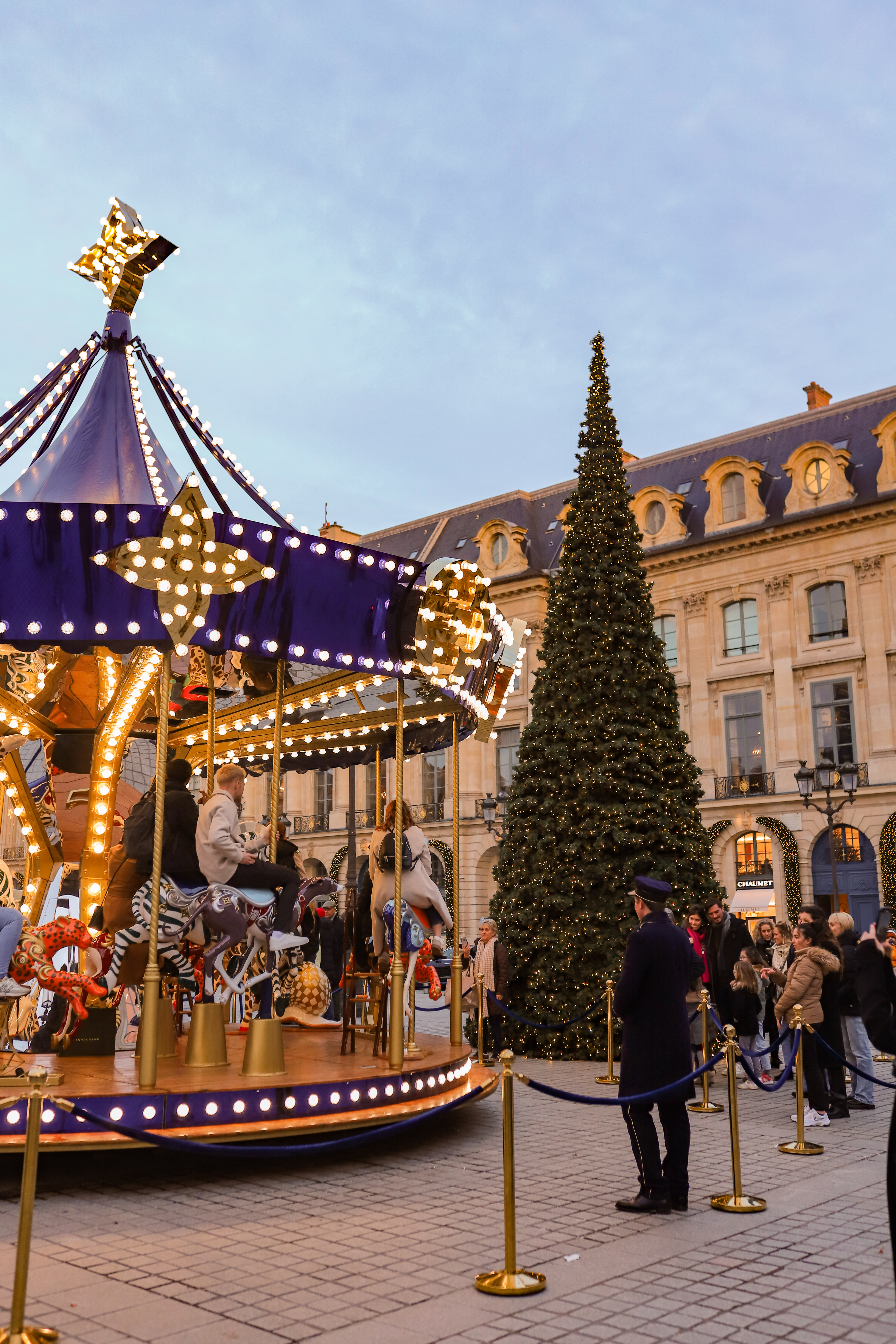 15 Magical Things to Do in Paris at Christmas - Simply Wander