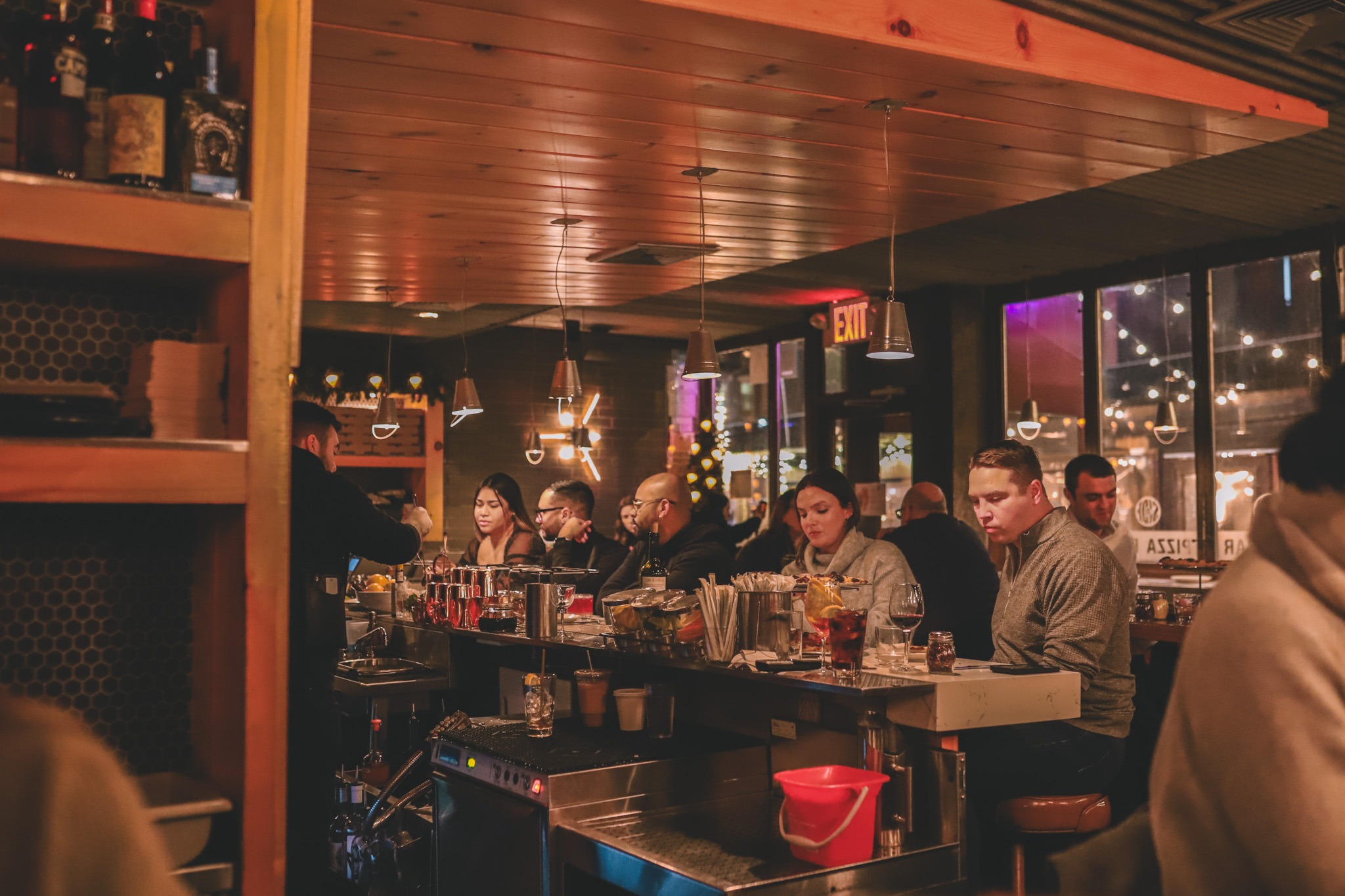 A Foodie's Guide to the Best Places to Eat in New York City - Simply Wander